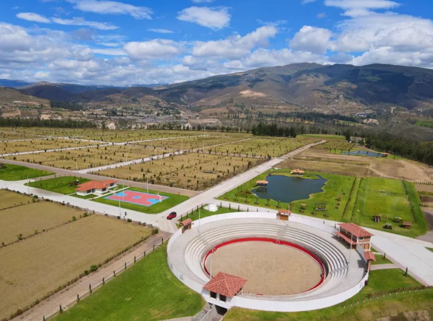 Hacienda en Tabacundo : Inmocampestres Construcciones | Construex