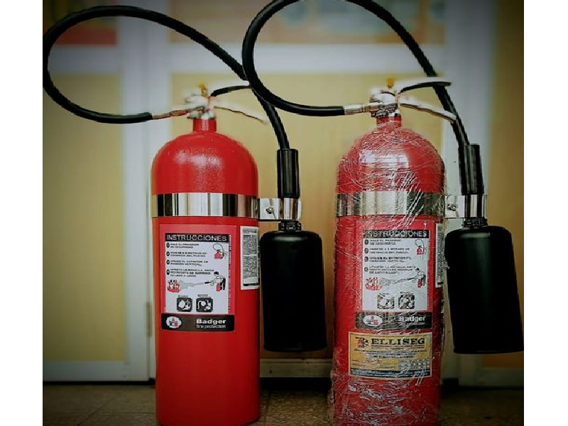 Extintor grande Ecuador : ELLISEG | Construex