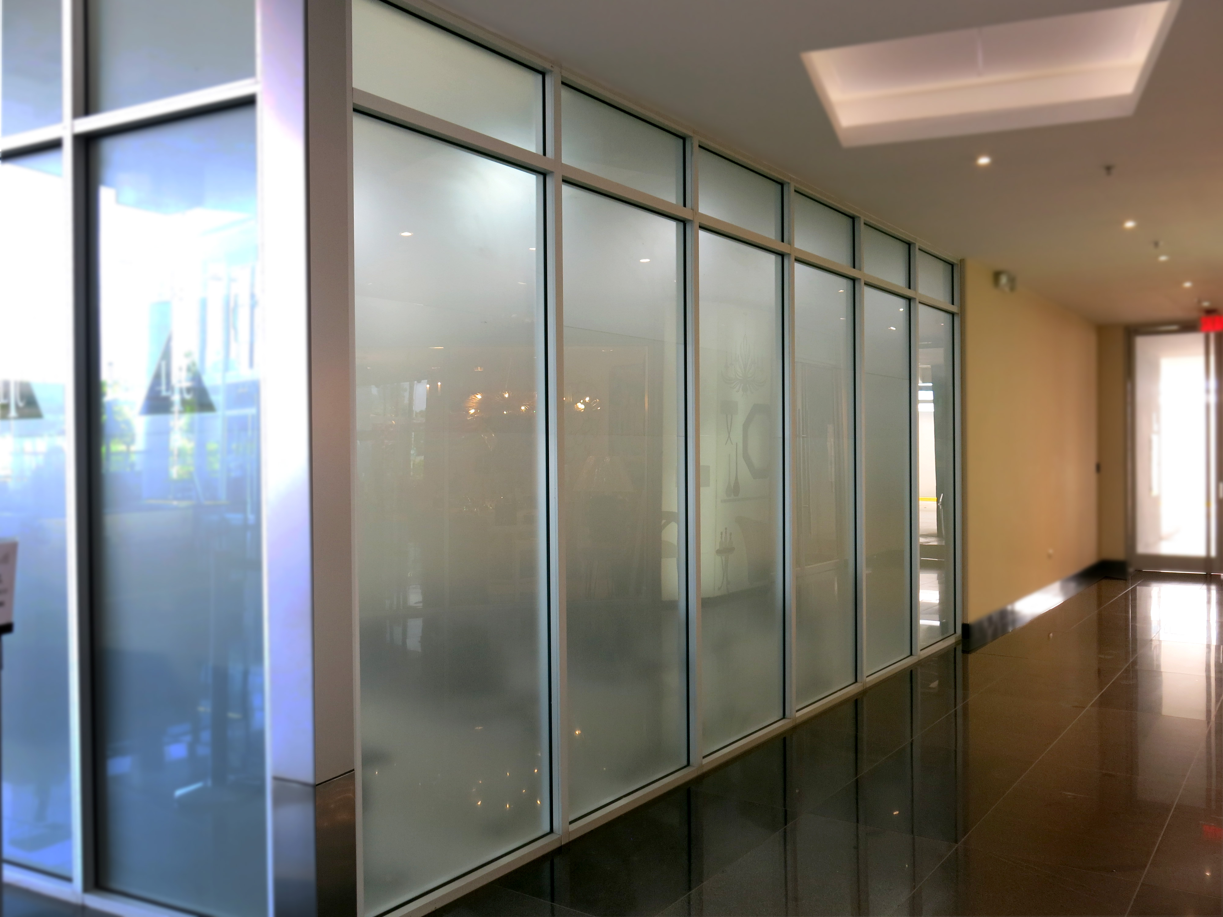 Mamparas de Aluminio : Estrusa | Construex